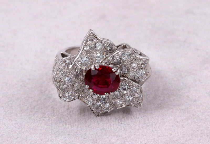 Bague fleur rubis et diamants - Antikhor