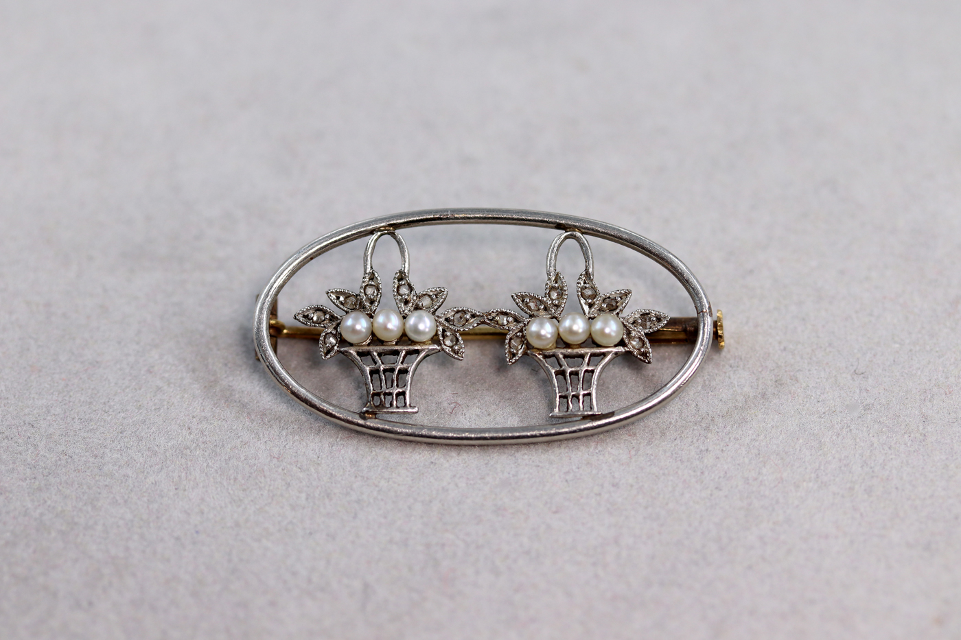 Broche ancienne paniers perles fines - Antikhor Broche ancienne paniers perles fines - Antikhor